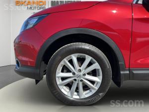 Grey Nissan Qashqai 2016 in Riga, with an engine capacity of 1.20 L and mileage of 129 thousand km for 8490 €, photo 17 on AUTOMOTO.COM.LV