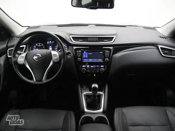 Grey Nissan Qashqai 2016 in Vilnius, with an engine capacity of 1.60 L and mileage of 165 thousand km for 11999 €, photo 2 on AUTOMOTO.COM.LV