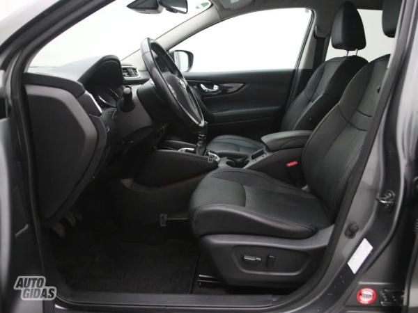 Grey Nissan Qashqai 2016 in Vilnius, with an engine capacity of 1.60 L and mileage of 165 thousand km for 11999 €, photo 4 on AUTOMOTO.COM.LV