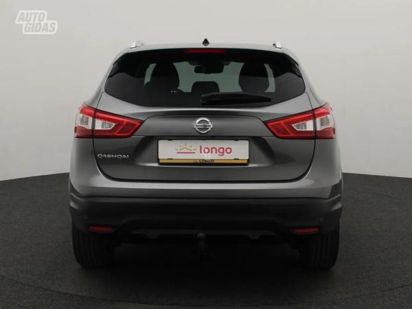 Grey Nissan Qashqai 2016 in Vilnius, with an engine capacity of 1.60 L and mileage of 165 thousand km for 11999 €, photo 5 on AUTOMOTO.COM.LV