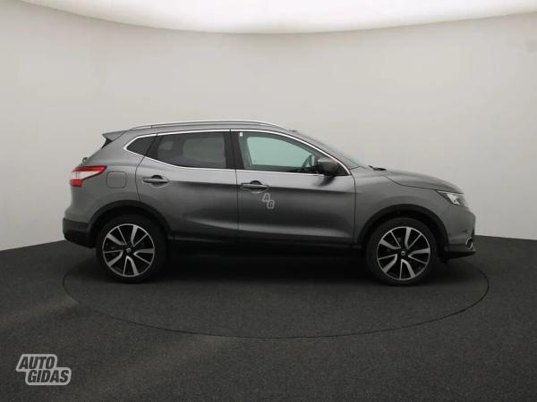 Grey Nissan Qashqai 2016 in Vilnius, with an engine capacity of 1.60 L and mileage of 165 thousand km for 11999 €, photo 9 on AUTOMOTO.COM.LV