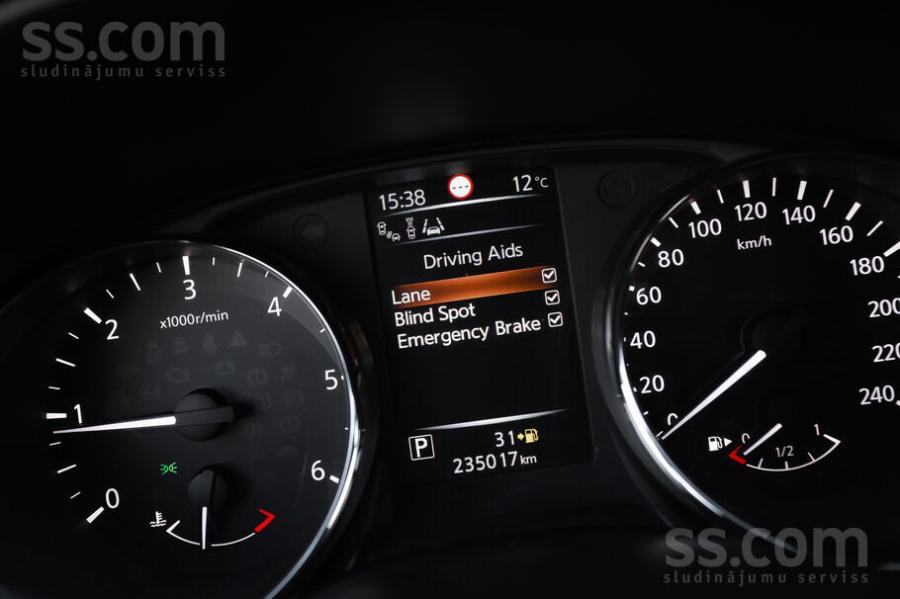 Pelēks Nissan Qashqai 2016 Jelgava, ar dzinēja tilpumu 1.60 L un nobraukumu 237 tūkst. km par 12000 €, foto 20 vietnē AUTOMOTO.COM.LV