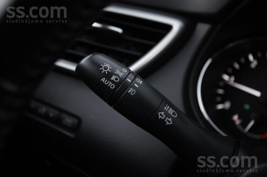 Pelēks Nissan Qashqai 2016 Jelgava, ar dzinēja tilpumu 1.60 L un nobraukumu 237 tūkst. km par 12000 €, foto 32 vietnē AUTOMOTO.COM.LV
