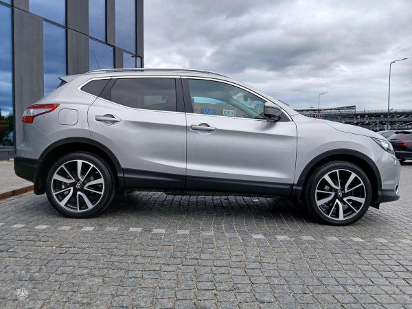 Grey Nissan Qashqai 2016 in Kaunas, with an engine capacity of 1.60 L and mileage of 117 thousand km for 10500 €, photo 5 on AUTOMOTO.COM.LV