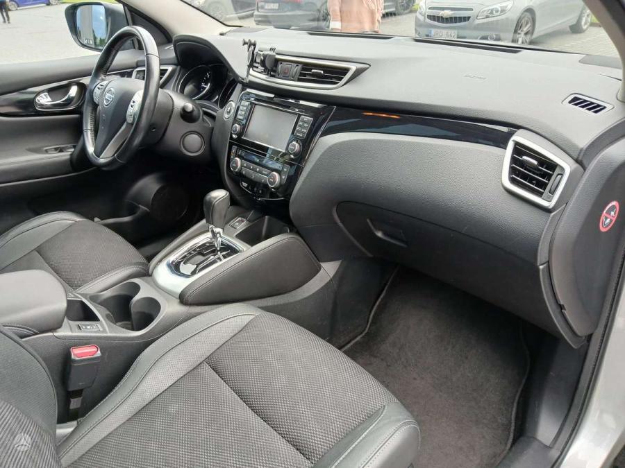 Pelēks Nissan Qashqai 2016 Kauņa, ar dzinēja tilpumu 1.60 L un nobraukumu 117 tūkst. km par 10500 €, foto 26 vietnē AUTOMOTO.COM.LV