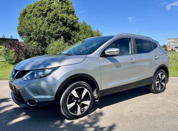 Grey Nissan Qashqai 2016 in Siauliai, with an engine capacity of 1.20 L and mileage of 171 thousand km for 7650 €, photo 2 on AUTOMOTO.COM.LV