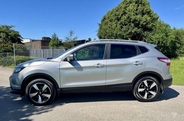 Grey Nissan Qashqai 2016 in Siauliai, with an engine capacity of 1.20 L and mileage of 171 thousand km for 7650 €, photo 3 on AUTOMOTO.COM.LV