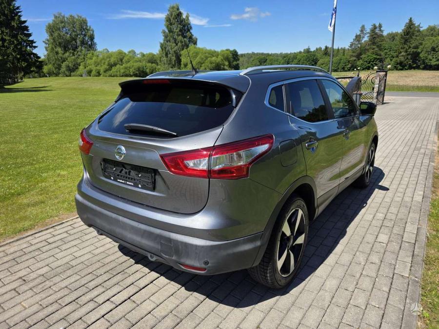 Grey Nissan Qashqai 2016 in Telschi, with an engine capacity of 1.20 L and mileage of 231 thousand km for 8700 €, photo 4 on AUTOMOTO.COM.LV