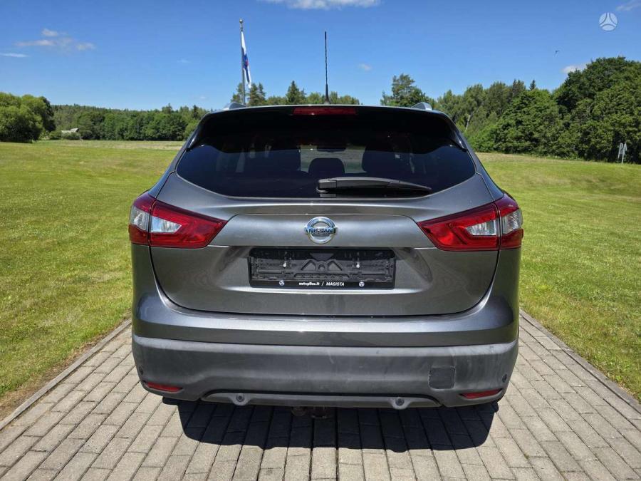 Grey Nissan Qashqai 2016 in Telschi, with an engine capacity of 1.20 L and mileage of 231 thousand km for 8700 €, photo 7 on AUTOMOTO.COM.LV