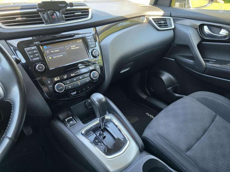 Grey Nissan Qashqai 2016 in Telschi, with an engine capacity of 1.20 L and mileage of 231 thousand km for 8700 €, photo 39 on AUTOMOTO.COM.LV