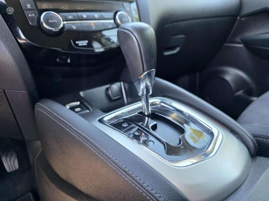 Grey Nissan Qashqai 2016 in Telschi, with an engine capacity of 1.20 L and mileage of 231 thousand km for 8700 €, photo 41 on AUTOMOTO.COM.LV