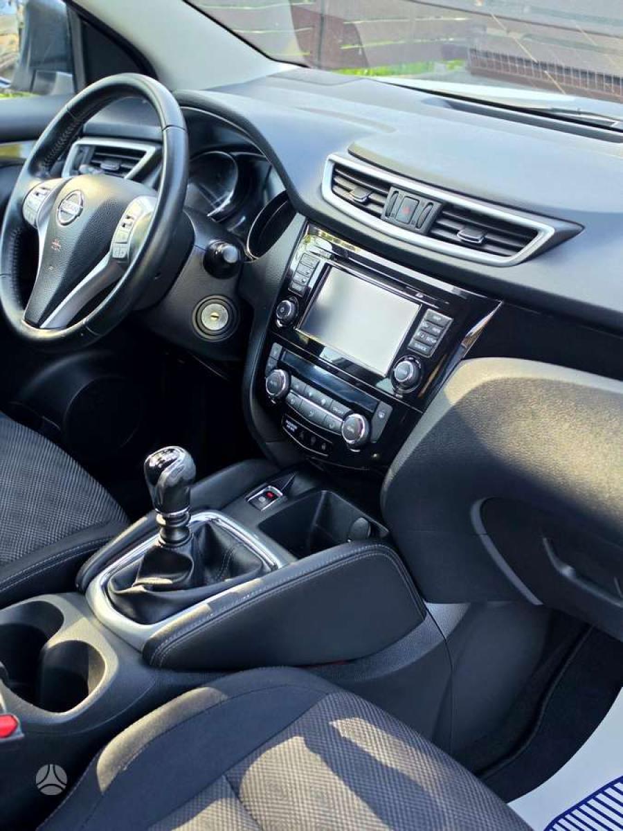 Grey Nissan Qashqai 2016 in Radviliskis, with an engine capacity of 1.20 L and mileage of 84 thousand km for 11200 €, photo 18 on AUTOMOTO.COM.LV