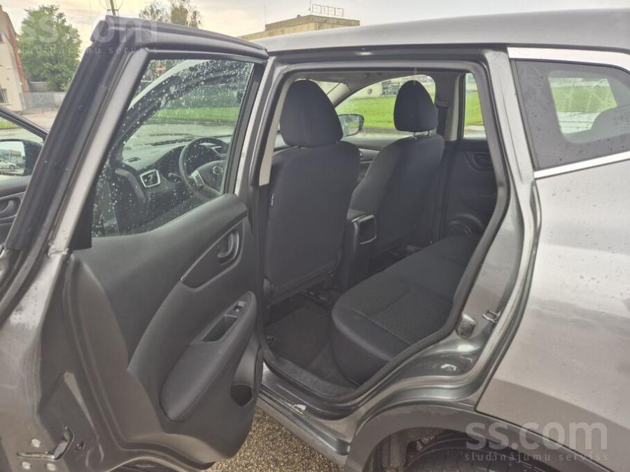 Grey Nissan Qashqai 2016 in Ogre, with an engine capacity of 1.50 L and mileage of 115 thousand km for 9400 €, photo 6 on AUTOMOTO.COM.LV