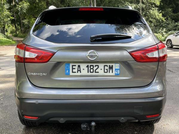 Grey Nissan Qashqai 2016 in Taurage, with an engine capacity of 1.20 L and mileage of 100 thousand km for 7350 €, photo 5 on AUTOMOTO.COM.LV