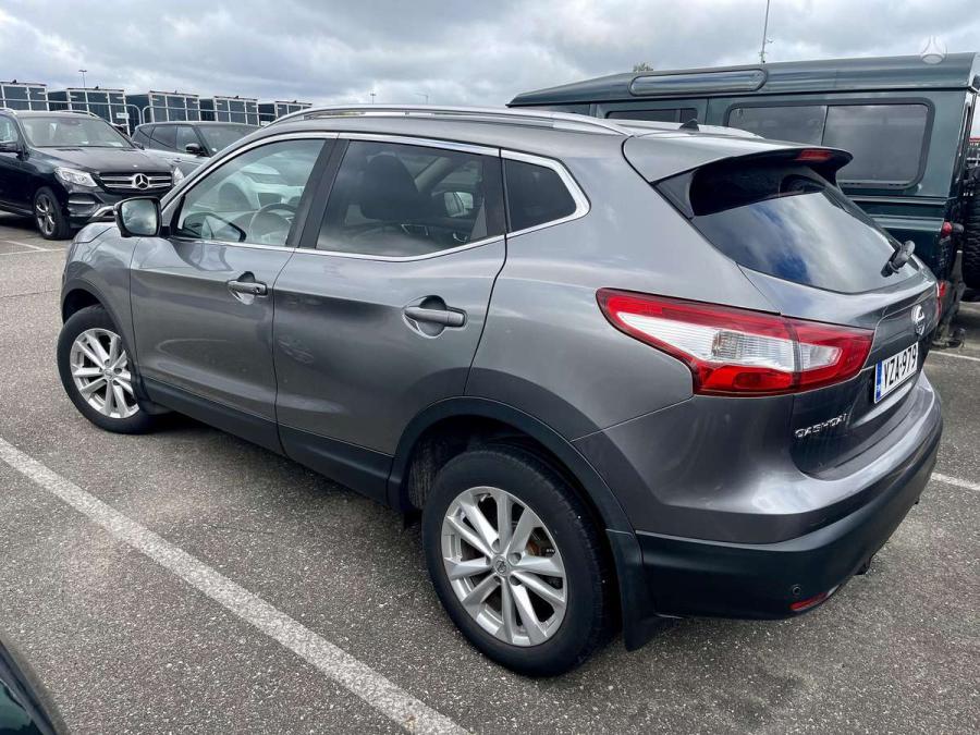 Grey Nissan Qashqai 2016 in Vilnius, with an engine capacity of 1.20 L and mileage of 116 thousand km for 5250 €, photo 5 on AUTOMOTO.COM.LV