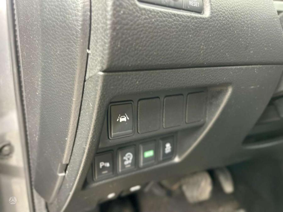 Grey Nissan Qashqai 2016 in Vilnius, with an engine capacity of 1.20 L and mileage of 116 thousand km for 5250 €, photo 12 on AUTOMOTO.COM.LV
