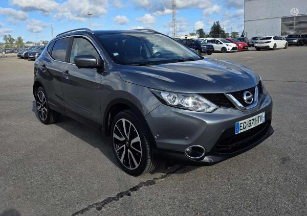 Nissan Qashqai 2016 in Marijampole on AUTOMOTO.COM.LV Grey Nissan Qashqai 2016 in Marijampole, with an engine capacity of 1.60 L and mileage of 202 thousand km for 8500 €, photo 3 on AUTOMOTO.COM.LV