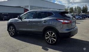 Grey Nissan Qashqai 2016 in Marijampole, with an engine capacity of 1.60 L and mileage of 202 thousand km for 8500 €, photo 6 on AUTOMOTO.COM.LV