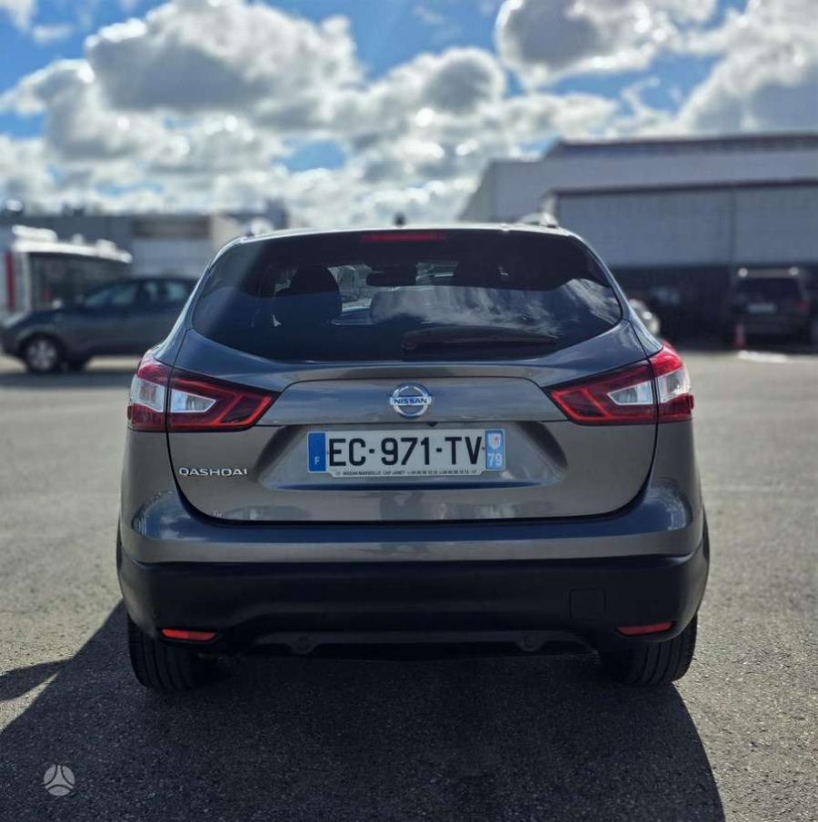 Grey Nissan Qashqai 2016 in Marijampole, with an engine capacity of 1.60 L and mileage of 202 thousand km for 8500 €, photo 8 on AUTOMOTO.COM.LV