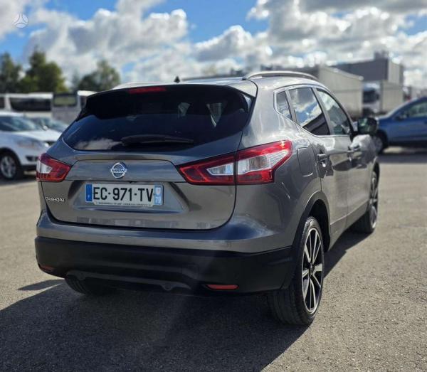Nissan Qashqai 2016 in Marijampole on AUTOMOTO.COM.LV Grey Nissan Qashqai 2016 in Marijampole, with an engine capacity of 1.60 L and mileage of 202 thousand km for 8500 €, photo 9 on AUTOMOTO.COM.LV
