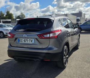 Grey Nissan Qashqai 2016 in Marijampole, with an engine capacity of 1.60 L and mileage of 202 thousand km for 8500 €, photo 9 on AUTOMOTO.COM.LV