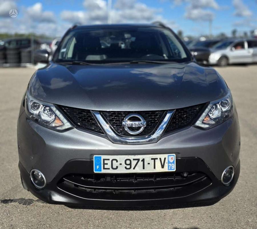 Grey Nissan Qashqai 2016 in Marijampole, with an engine capacity of 1.60 L and mileage of 202 thousand km for 8500 €, photo 11 on AUTOMOTO.COM.LV