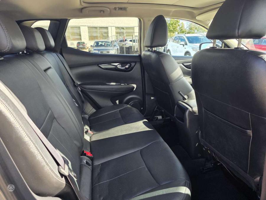 Grey Nissan Qashqai 2016 in Marijampole, with an engine capacity of 1.60 L and mileage of 202 thousand km for 8500 €, photo 16 on AUTOMOTO.COM.LV