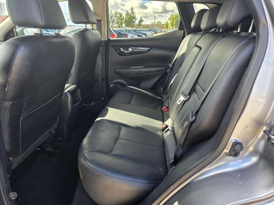 Grey Nissan Qashqai 2016 in Marijampole, with an engine capacity of 1.60 L and mileage of 202 thousand km for 8500 €, photo 17 on AUTOMOTO.COM.LV