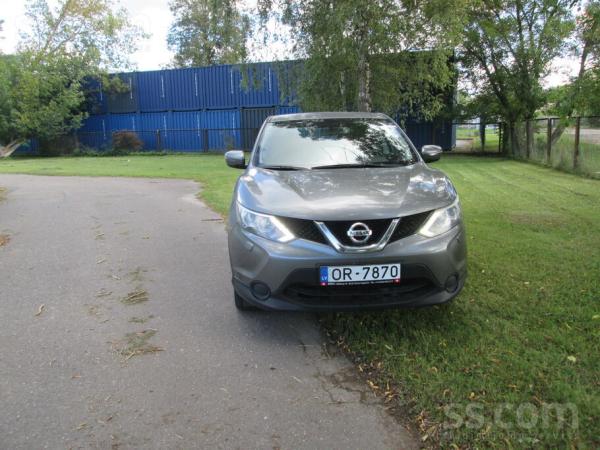 Nissan Qashqai 2016 in Riga on AUTOMOTO.COM.LV Grey Nissan Qashqai 2016 in Riga, with an engine capacity of 1.60 L and mileage of 328 thousand km for 6499 €, photo 7 on AUTOMOTO.COM.LV
