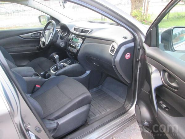 Nissan Qashqai 2016 in Riga on AUTOMOTO.COM.LV Grey Nissan Qashqai 2016 in Riga, with an engine capacity of 1.60 L and mileage of 328 thousand km for 6499 €, photo 10 on AUTOMOTO.COM.LV