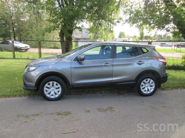 Nissan Qashqai 2016 in Riga on AUTOMOTO.COM.LV Grey Nissan Qashqai 2016 in Riga, with an engine capacity of 1.60 L and mileage of 328 thousand km for 6499 ā¬, photo 3 on AUTOMOTO.COM.LV