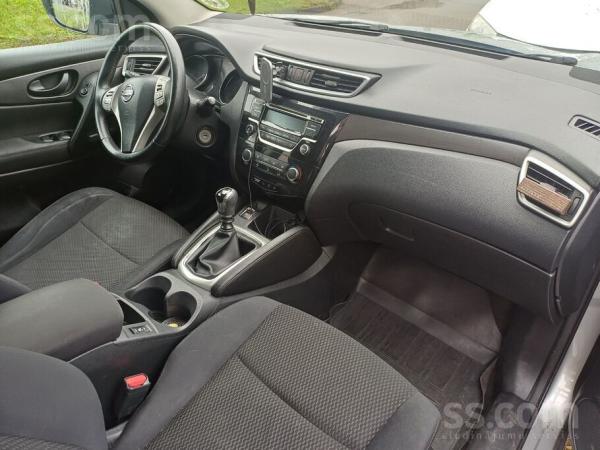 Nissan Qashqai 2016 RÄ«ga vietnÄ PelÄks Nissan Qashqai 2016 RÄ«ga, ar dzinÄja tilpumu 1.60 L un nobraukumu 179 tÅ«kst. km par 6900 ā¬, foto 6 vietnÄ AUTOMOTO.COM.LV