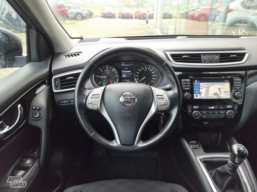 Grey Nissan Qashqai 2016 in Vilnius, with an engine capacity of 1.60 L and mileage of 203 thousand km for 8400 €, photo 7 on AUTOMOTO.COM.LV