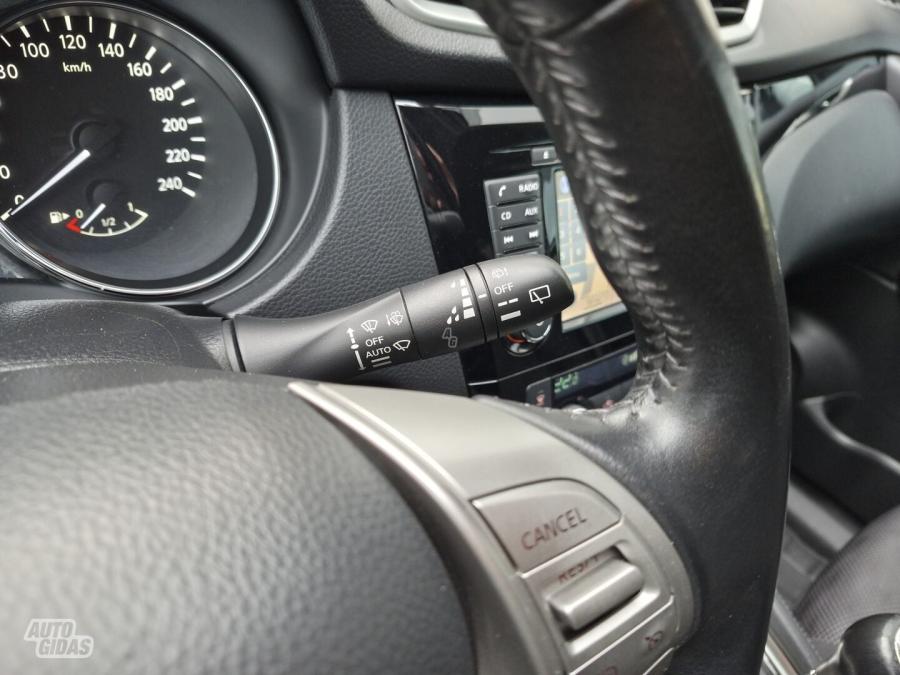Grey Nissan Qashqai 2016 in Vilnius, with an engine capacity of 1.60 L and mileage of 203 thousand km for 8400 €, photo 15 on AUTOMOTO.COM.LV