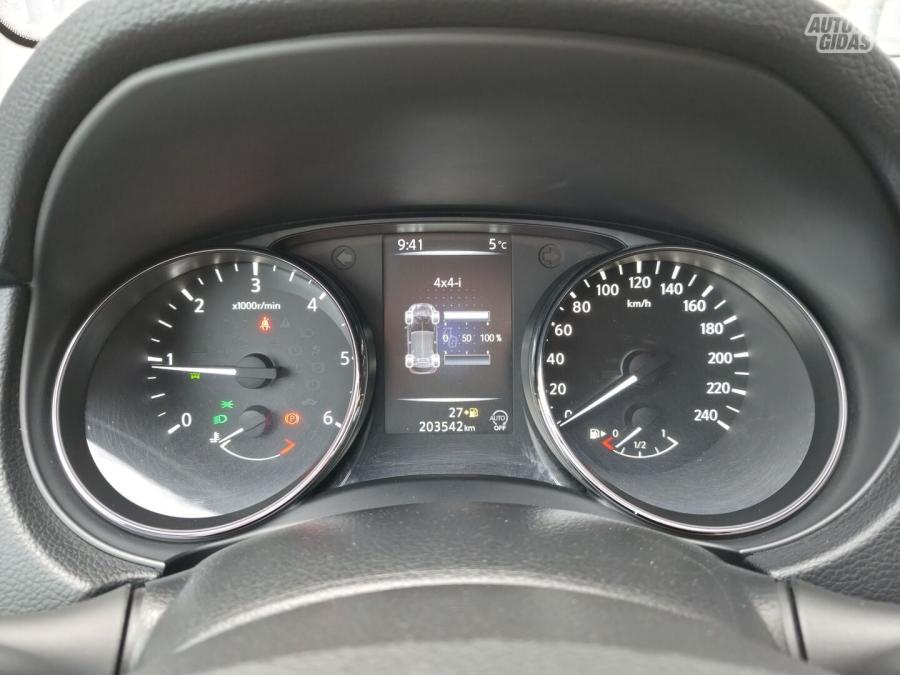Grey Nissan Qashqai 2016 in Vilnius, with an engine capacity of 1.60 L and mileage of 203 thousand km for 8400 €, photo 17 on AUTOMOTO.COM.LV