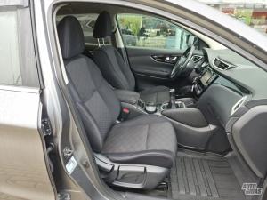 Grey Nissan Qashqai 2016 in Vilnius, with an engine capacity of 1.60 L and mileage of 203 thousand km for 8400 €, photo 19 on AUTOMOTO.COM.LV