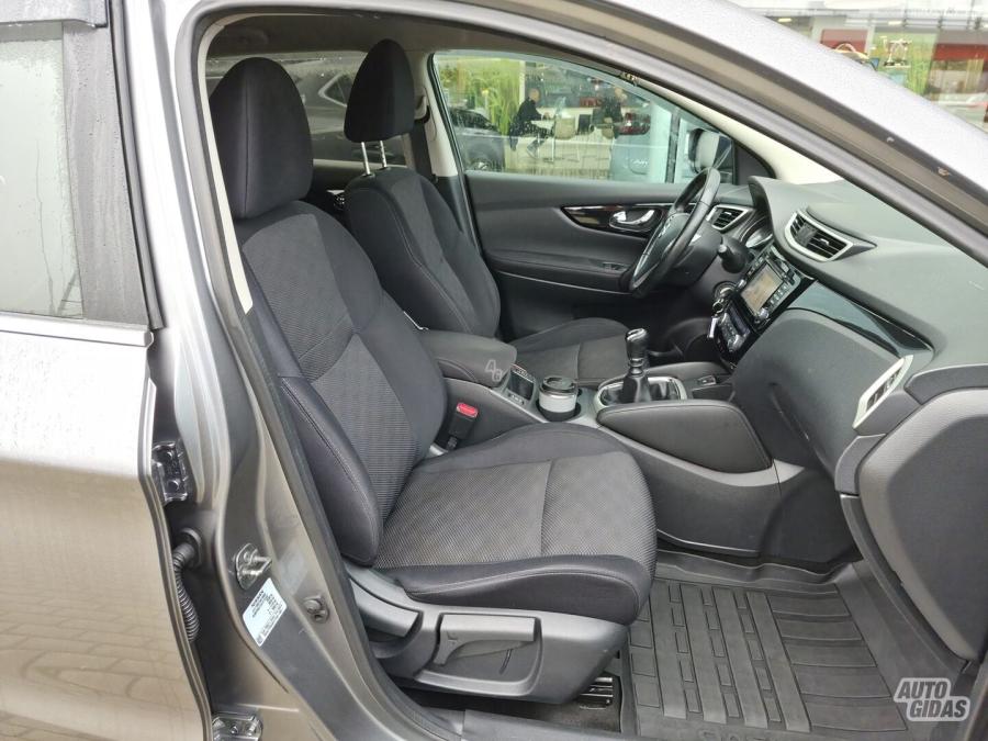 Grey Nissan Qashqai 2016 in Vilnius, with an engine capacity of 1.60 L and mileage of 203 thousand km for 8400 €, photo 19 on AUTOMOTO.COM.LV
