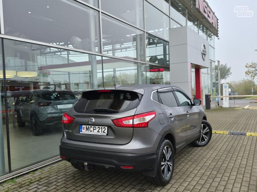Grey Nissan Qashqai 2016 in Vilnius, with an engine capacity of 1.60 L and mileage of 203 thousand km for 8400 €, photo 21 on AUTOMOTO.COM.LV