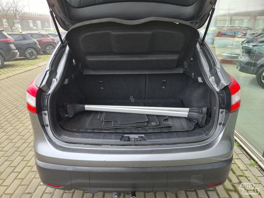 Grey Nissan Qashqai 2016 in Vilnius, with an engine capacity of 1.60 L and mileage of 203 thousand km for 8400 €, photo 27 on AUTOMOTO.COM.LV