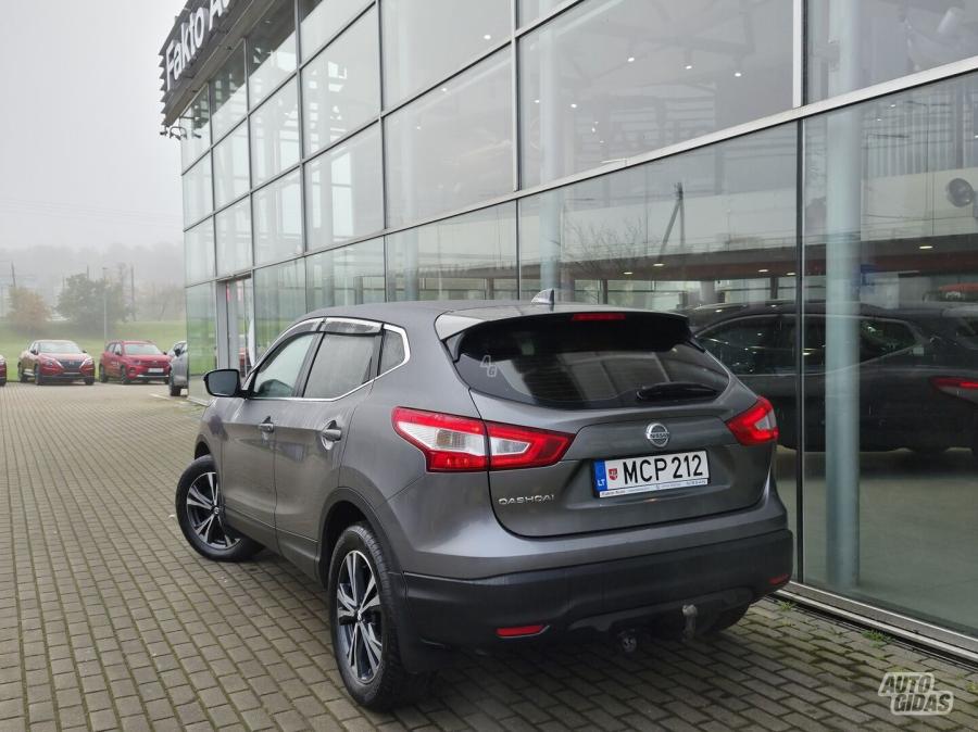 Grey Nissan Qashqai 2016 in Vilnius, with an engine capacity of 1.60 L and mileage of 203 thousand km for 8400 €, photo 28 on AUTOMOTO.COM.LV