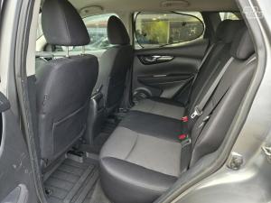 Grey Nissan Qashqai 2016 in Vilnius, with an engine capacity of 1.60 L and mileage of 203 thousand km for 8400 €, photo 31 on AUTOMOTO.COM.LV