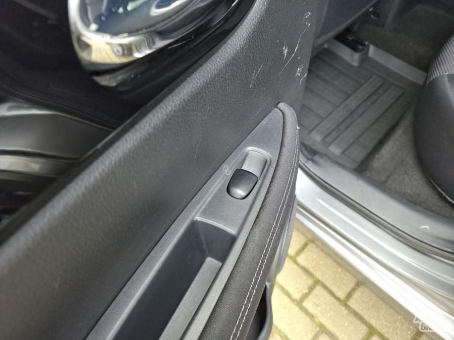 Grey Nissan Qashqai 2016 in Vilnius, with an engine capacity of 1.60 L and mileage of 203 thousand km for 8400 €, photo 32 on AUTOMOTO.COM.LV