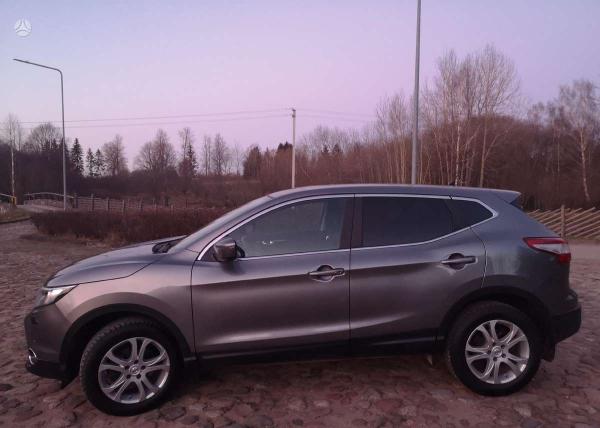 Grey Nissan Qashqai 2017 in Telschi, with an engine capacity of 1.20 L and mileage of 154 thousand km for 8750 €, photo 5 on AUTOMOTO.COM.LV