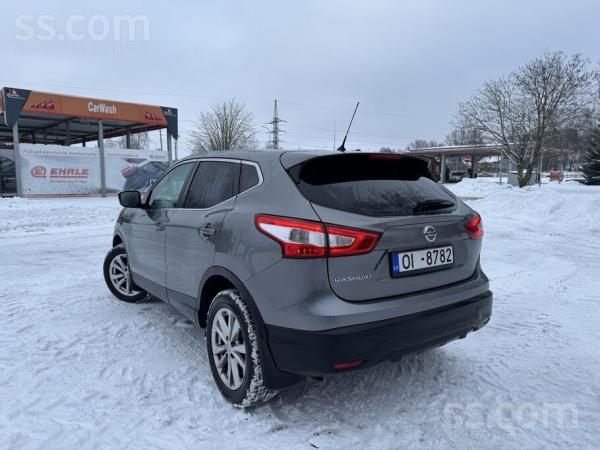 Grey Nissan Qashqai 2017 in Ogre, with an engine capacity of 1.50 L and mileage of 215 thousand km for 8900 €, photo 3 on AUTOMOTO.COM.LV