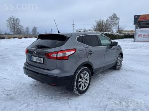 Pelēks Nissan Qashqai 2017 Ogre, ar dzinēja tilpumu 1.50 L un nobraukumu 215 tūkst. km par 8900 €, foto 4 vietnē AUTOMOTO.COM.LV