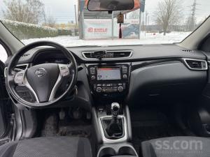 Pelēks Nissan Qashqai 2017 Ogre, ar dzinēja tilpumu 1.50 L un nobraukumu 215 tūkst. km par 8900 €, foto 6 vietnē AUTOMOTO.COM.LV