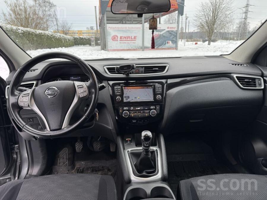 Pelēks Nissan Qashqai 2017 Ogre, ar dzinēja tilpumu 1.50 L un nobraukumu 215 tūkst. km par 8900 €, foto 6 vietnē AUTOMOTO.COM.LV