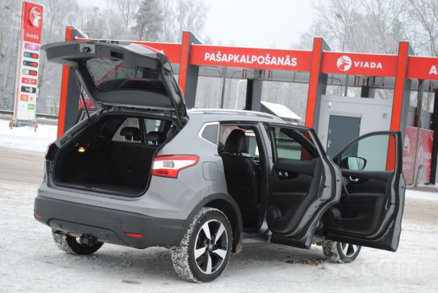Grey Nissan Qashqai 2017 in Riga, with an engine capacity of 1.20 L and mileage of 134 thousand km for 9990 €, photo 7 on AUTOMOTO.COM.LV