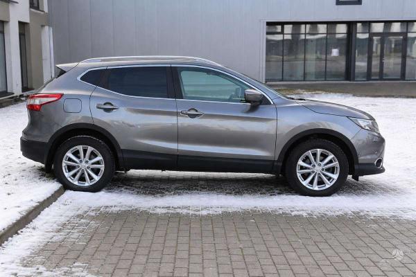 Pelēks Nissan Qashqai 2017 Viļņa, ar dzinēja tilpumu 1.20 L un nobraukumu 119 tūkst. km par 6000 €, foto 4 vietnē AUTOMOTO.COM.LV