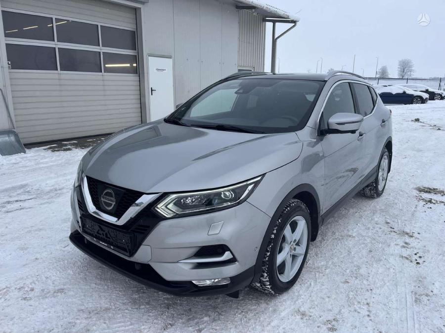 Grey Nissan Qashqai 2017 in Marijampole, with an engine capacity of 1.20 L and mileage of 129 thousand km for 11700 €, photo 1 on AUTOMOTO.COM.LV